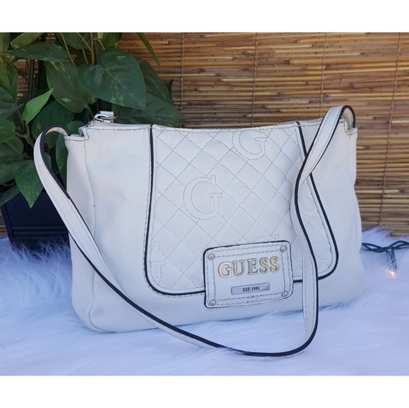 Guess | Bags | White With Black Accent Guess Hand Bag Purse | Poshmark